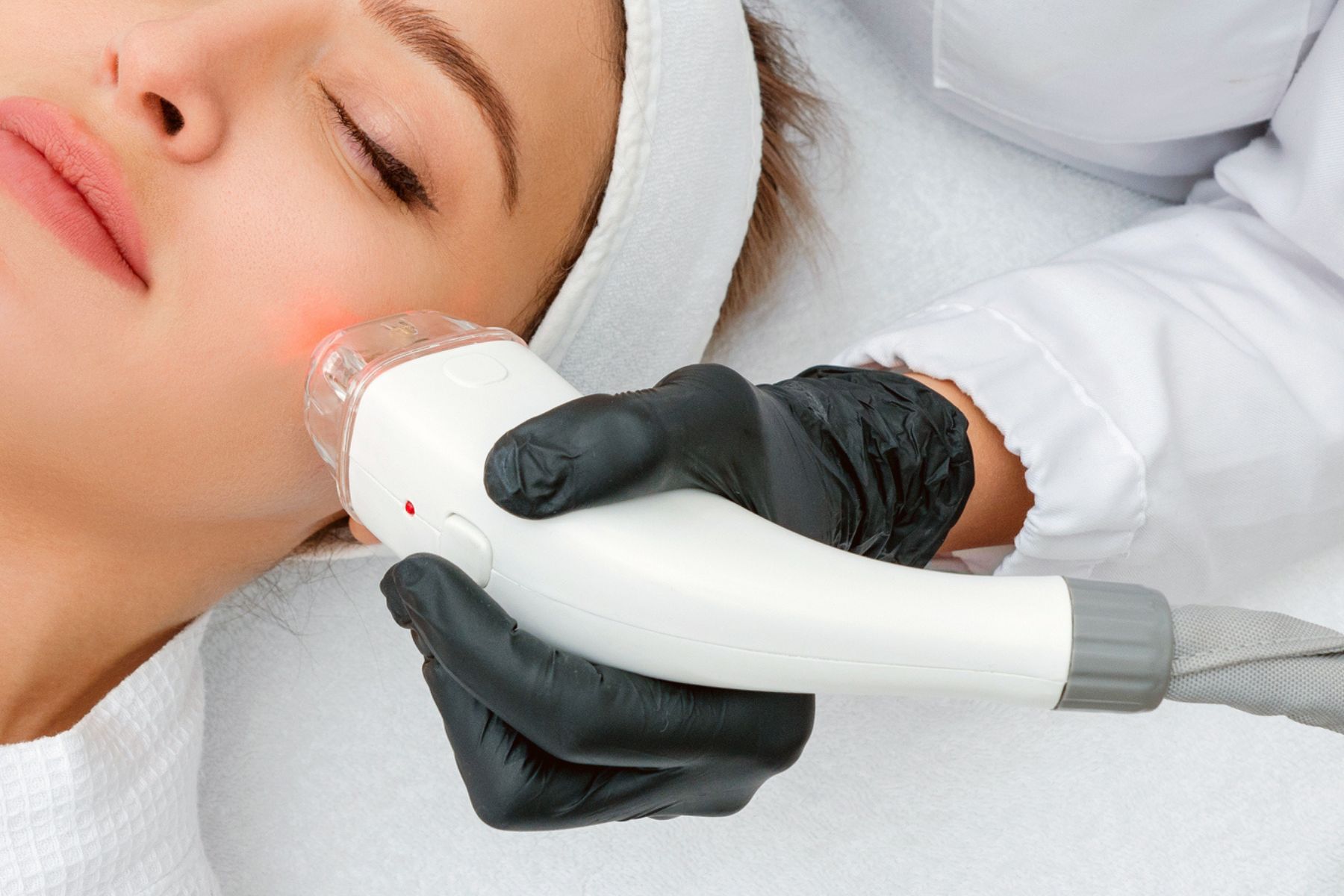 Macchie dell’età, come trattarle? - Humanitas Salute